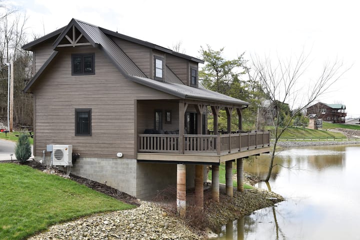 Sweet Dreams At Water's Edge Cabins - Berlin, OH