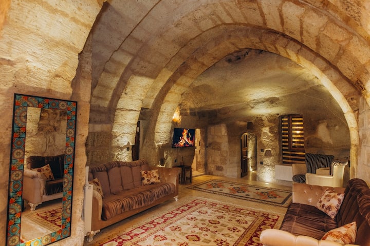 Kapadokya'nın Merkezinde Tarihî Mağara Aile Evi - Türkei