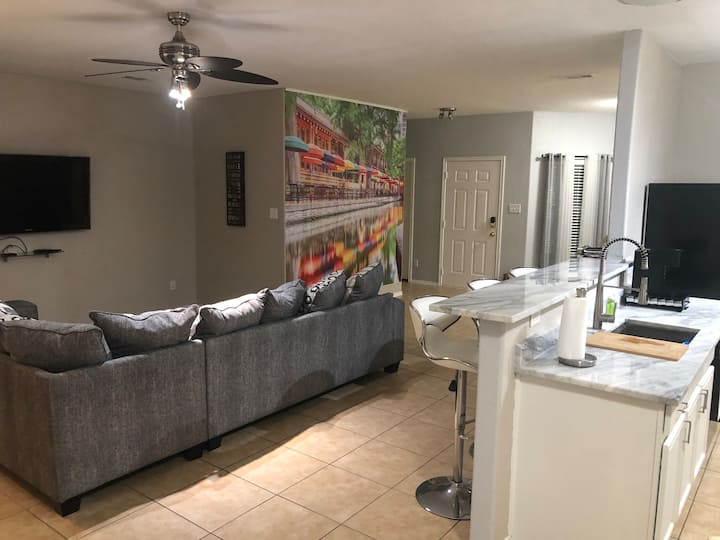 Gemhouse - San Antonio