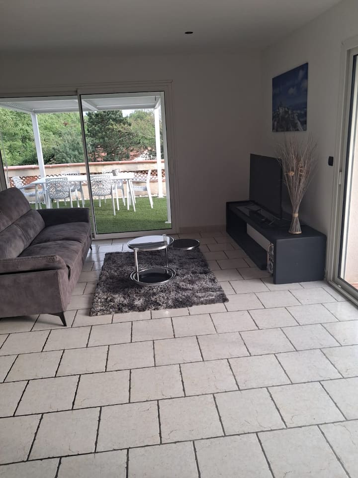 Appartement Deux Chambres A L'étage D'une Maison - Marciac