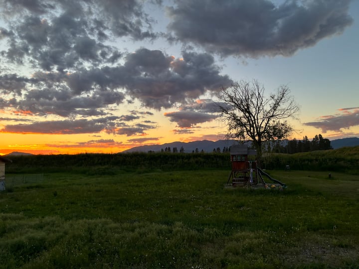Family-friendly Tiny Home Near Glacier - Columbia Falls, MT