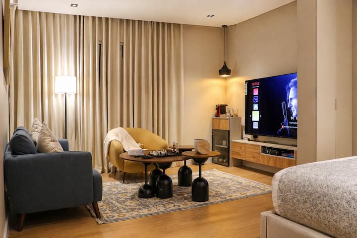 إقامة نخبوية في موقع مميز - Modern -House - Riyadh
