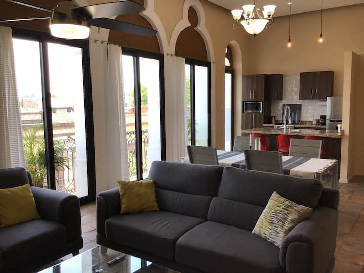 Modern Living In Old City Center Historic Home - Mexico