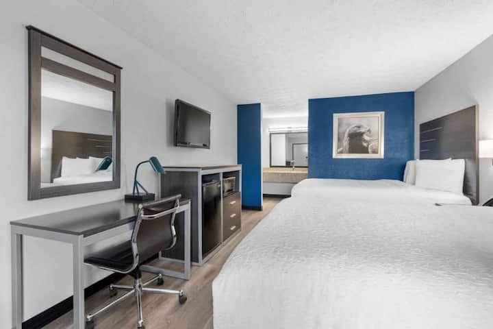 Auburn Prime Stay With Free Parking + Breakfast - Auburn, AL