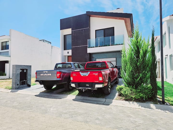 Hermosa Casa En Residencial - Aguascalientes