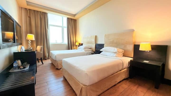 Standard King Or Twin Room Near Corniche Alqawasim - Ras al Khaimah