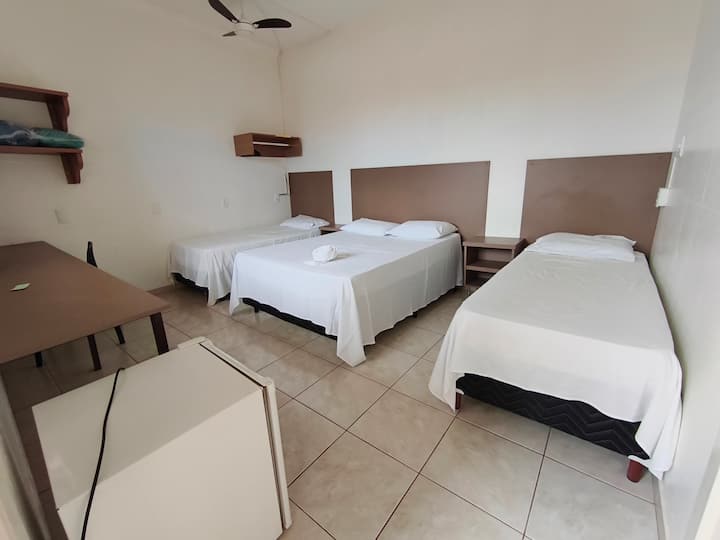 Hotel 3ou4 Pessoas 1cama Casal E 2 Solt Café Compl - Patos de Minas