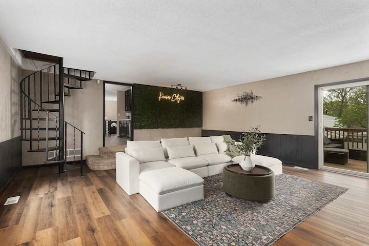 Near Stadiums Sleeps 10|mins Away From Downtown Kc - Independence, MO