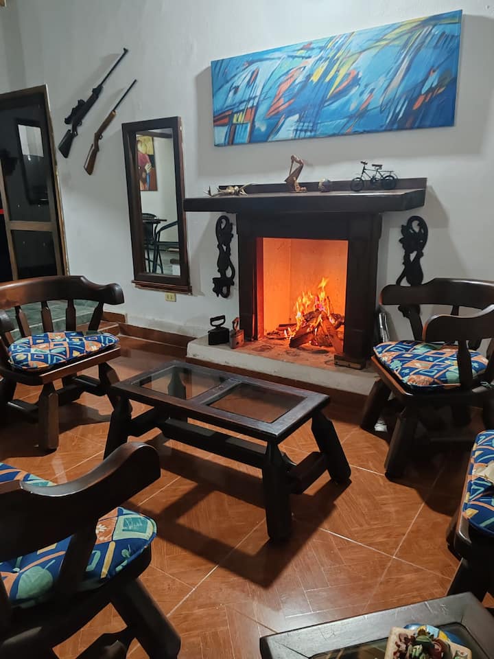 Casa Campestre Con Jardines Amplios Y Aire Puro. - Pitalito