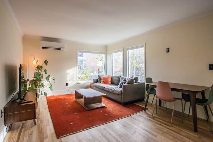 Junebug : Home In The Heights - Hood River, OR