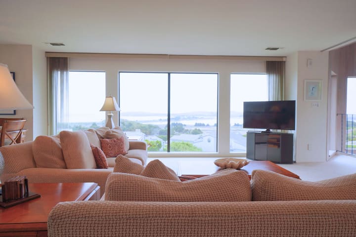 Bodega Bay Oceanview Game Room Retreat - Bodega Bay, CA