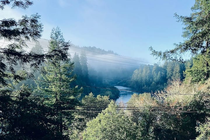 Monte Rio Dog-friendly Riverfront Lodge - Monte Río, CA