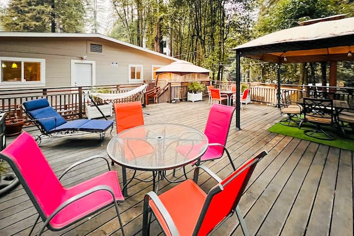 Guerneville Dog-friendly Retreat: Pool + Hot Tub - 몬테 리오