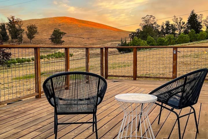 Penngrove Farmhouse On 11-acre Working Ranch - Rohnert Park, CA