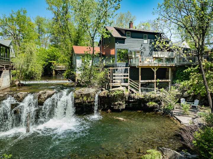 Woodstock Waterfall Hideaway · Walk To Tinker St! - Woodstock, NY