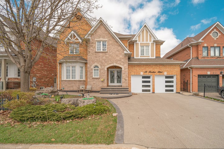 Spacious 6br Home | Gym, Bbq, Patio | 100% Private - Brampton