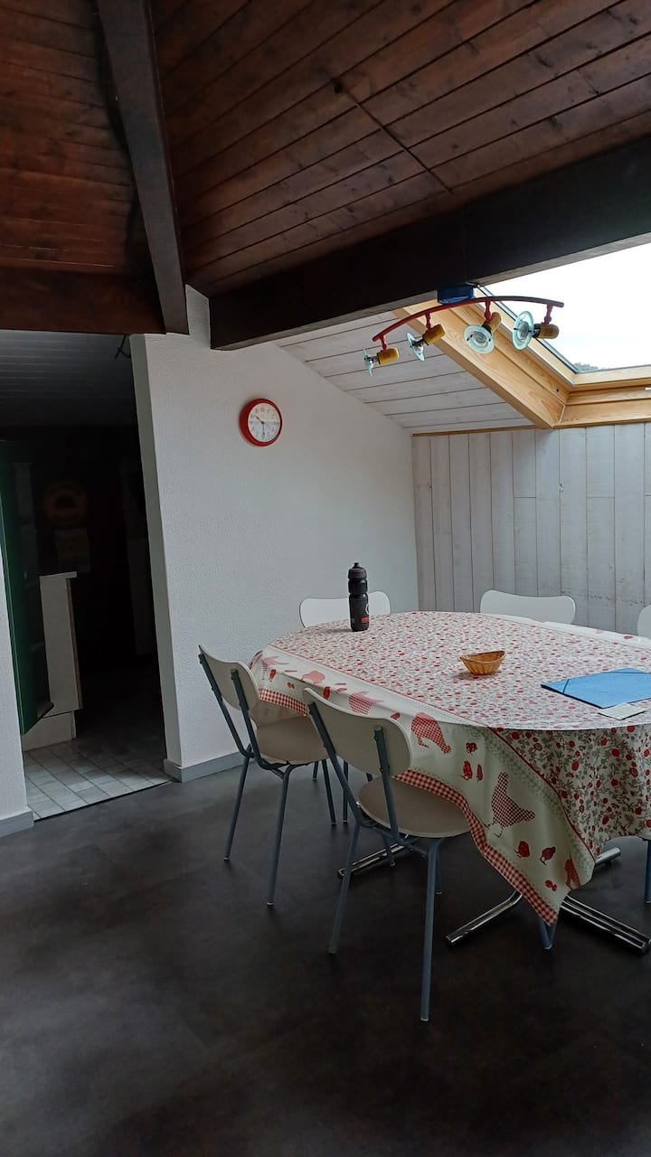 Logement Atypique Piscine 
 Tennis Petanque - Jougne
