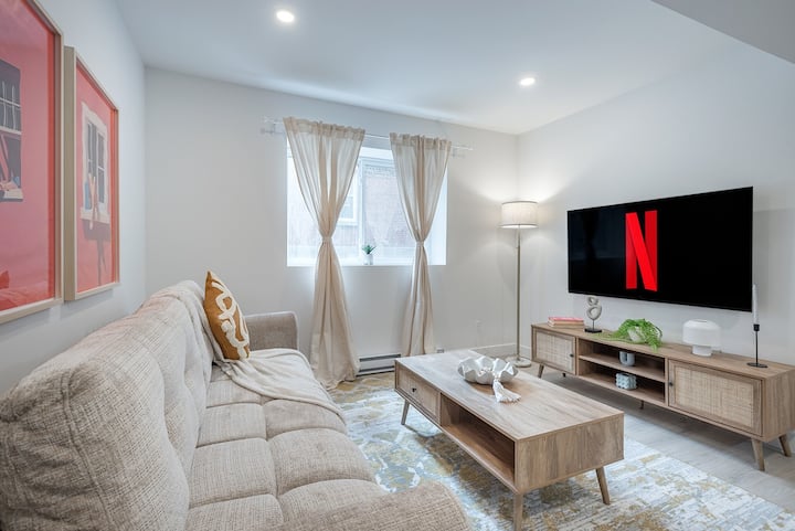 Cozy 1br Retreat | King Bed | Steps From Atwater - Montreal