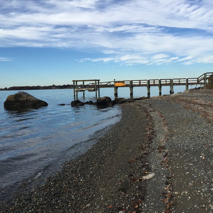 Peaceful Guest Suite With Private Entrance - Bristol, RI