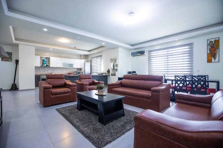 Modern 2br In Tcc Building - Airport - Accra