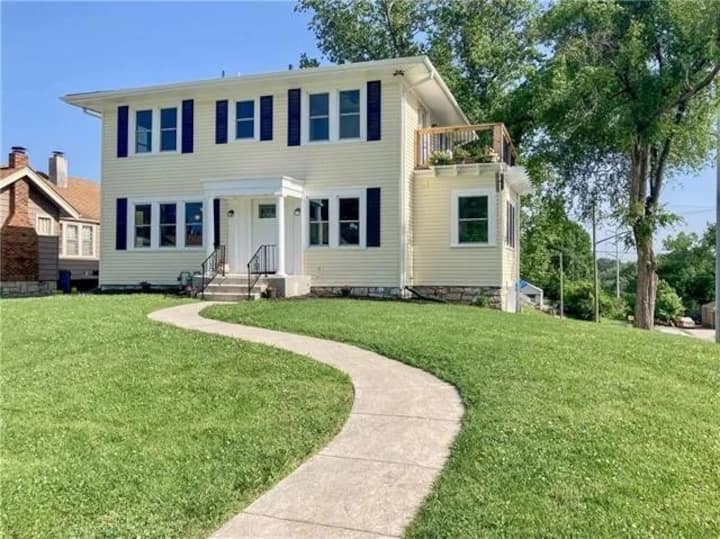 Happy Yellow House - Kansas City, KS