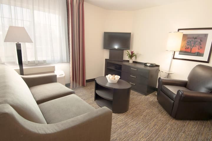 4 Dog-friendly Suites & Ideal To Family Or Groups - Garden Grove, CA