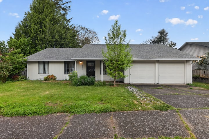 Quiet Gresham Home – Columbia Gorge & Mt Hood - Gresham, OR