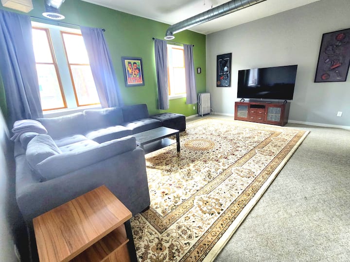 Two Bedroom Apartment In Downtown Jackson - Jackson, MI