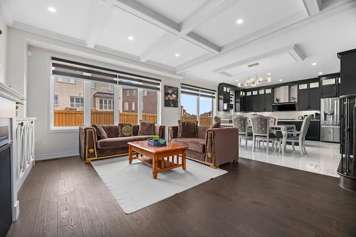 The Continental: Luxury 6b/3.5b Near Thermea Spa! - Ajax