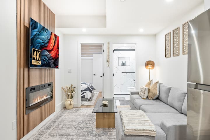 Modern Retreat | 2br Near Airport & Stoney Trail - Calgary