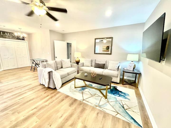 The Getaway House • Spacious Retreat In Cumming - Cumming, GA
