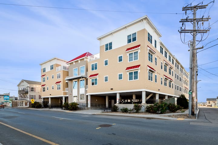 Luxury Hampton Town Home - Hampton Beach, NH
