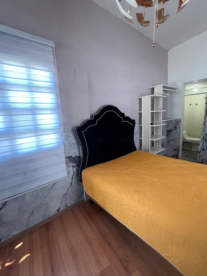 Habitación Con Entrada Independiente Col. Merced - Torreón