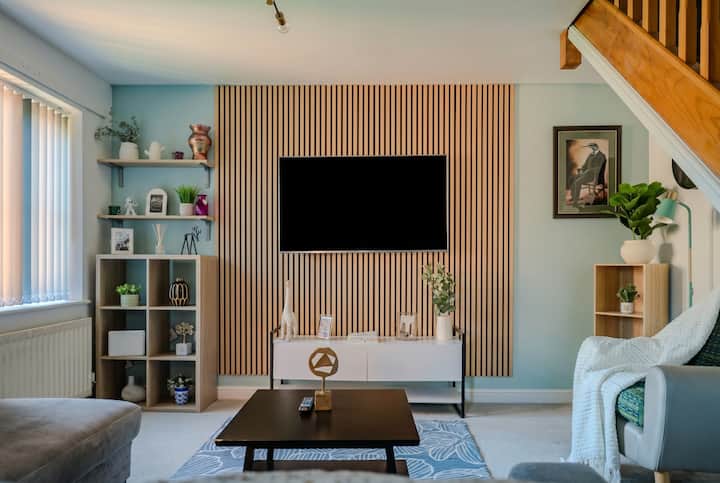 Stylish 9-guest Manchester Home With Parking - Manchester