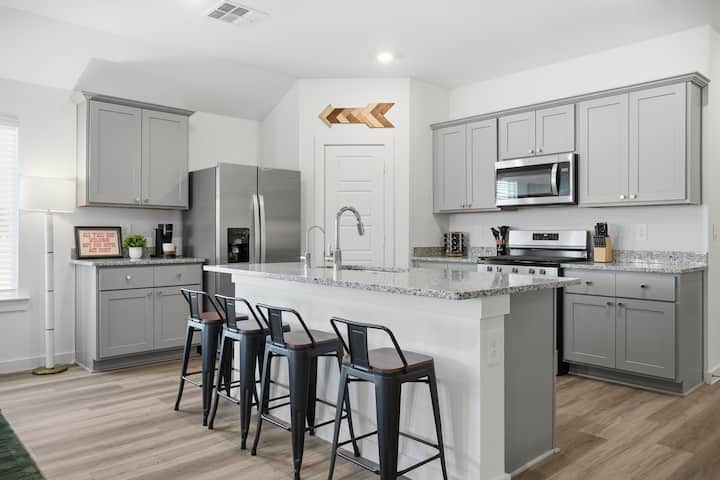 Spacious New Home | Open Layout | Near Texas Tech - Lubbock, TX