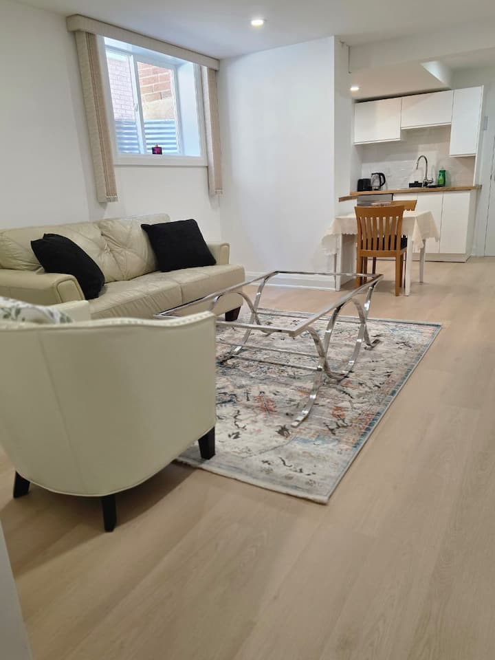 Bright & Peaceful Bsmnt Suite-a - Vaughan