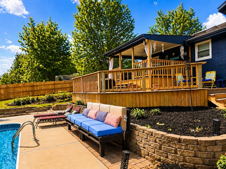 World Cup Retreat | Pool • Sleeps 8 • Kc - Parkville, MO