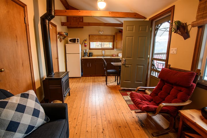 Timber Cottage - Parry Sound