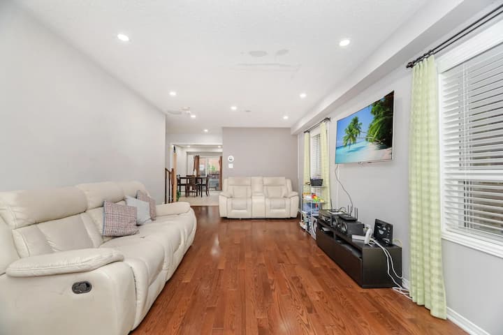 Charming 2-story Home With Classic Elegance - Brampton