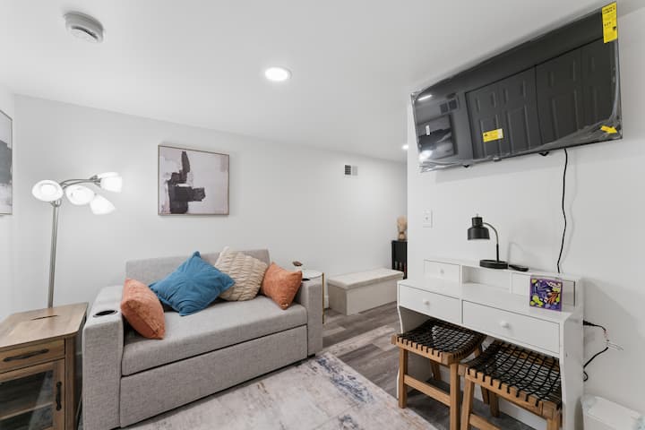 Stylish Studio Close To Ku Medical Center In Kc! - Kansas City, KS