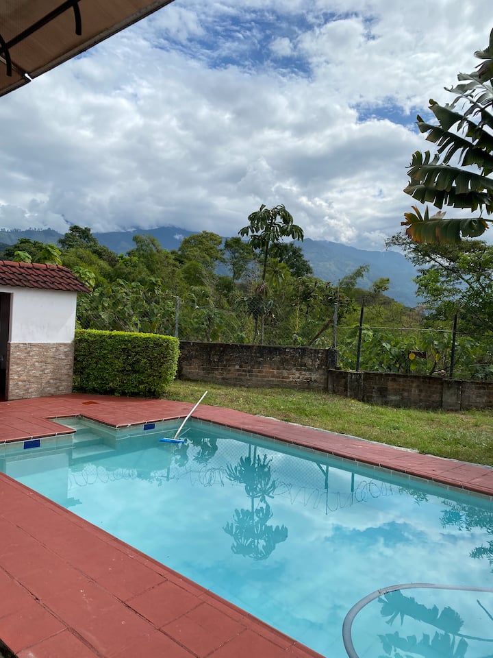 La Casa Del Sol · Piscina Y Jardín En Ibagué - Ibagué
