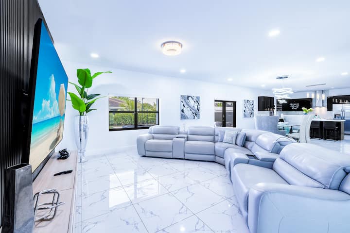 Luxury Family Retreat W/heatedpool, Sports Fields - Florida Keys