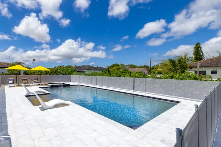 Luxury Family Retreat W/heatedpool, Sports Fields - Florida City, FL