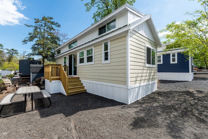 2 Homes • Pool + Amenities • Sleeps 16 - Stone Harbor, NJ
