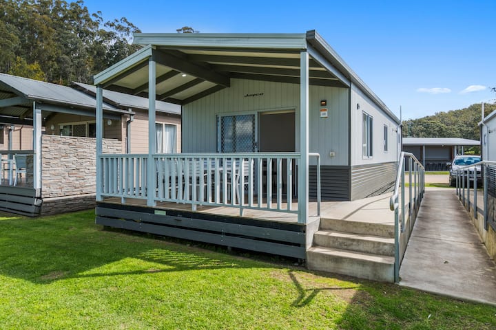 2 Bedroom Accessible Deluxe Beachfront Villa - Eden