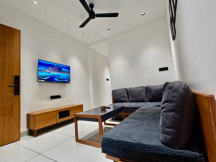 Vijay Nagar:chef-ready Kitchen 2bhk Luxe Livin 001 - Indore