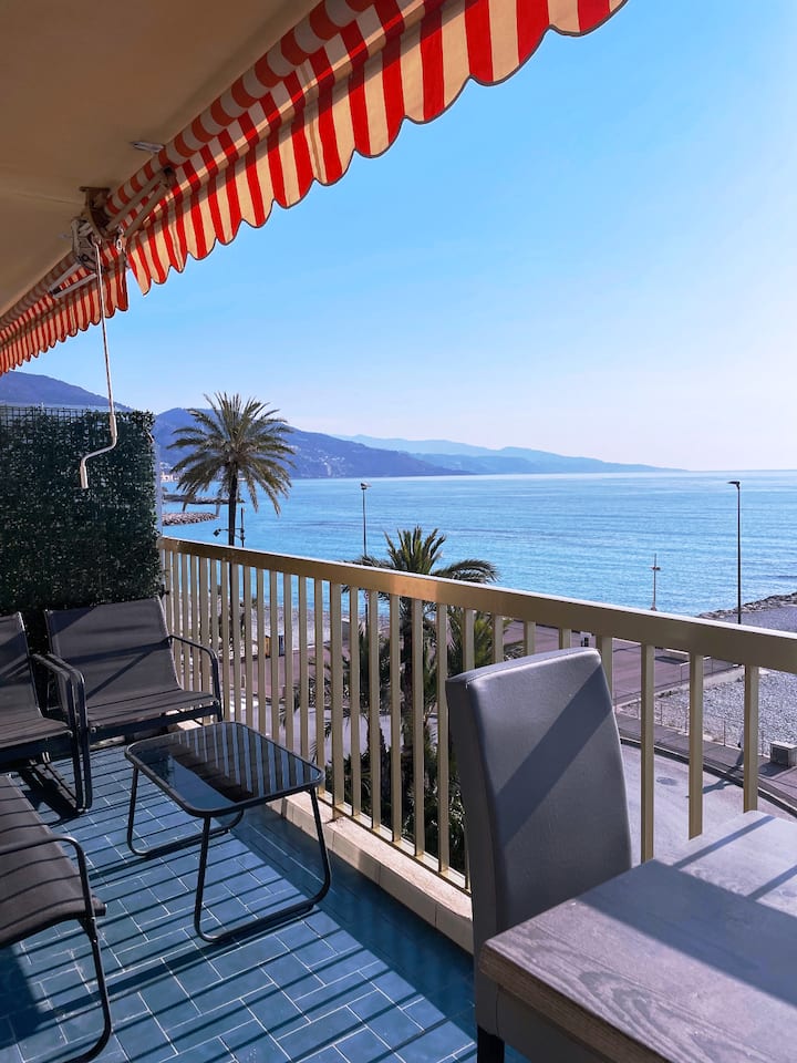 Hébergement Avec Balcon Donnant Sur La Mer - Roquebrune-Cap-Martin