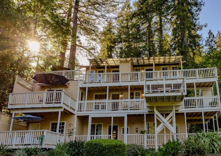 Riverfront Budget Friendly Inn - Cazadero, CA