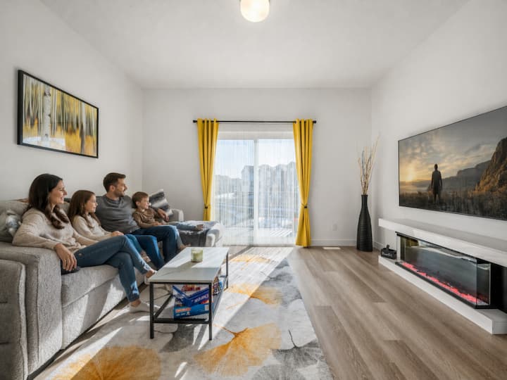Ravine View With King Bed • Table Tennis • Office - Calgary