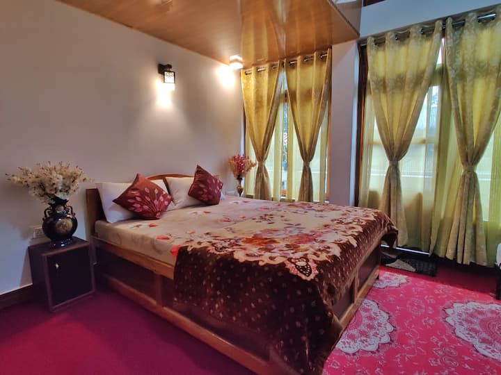 2bhr In Darjeeling | Near Ropeway Zoo,tea Gardens - Darjeeling